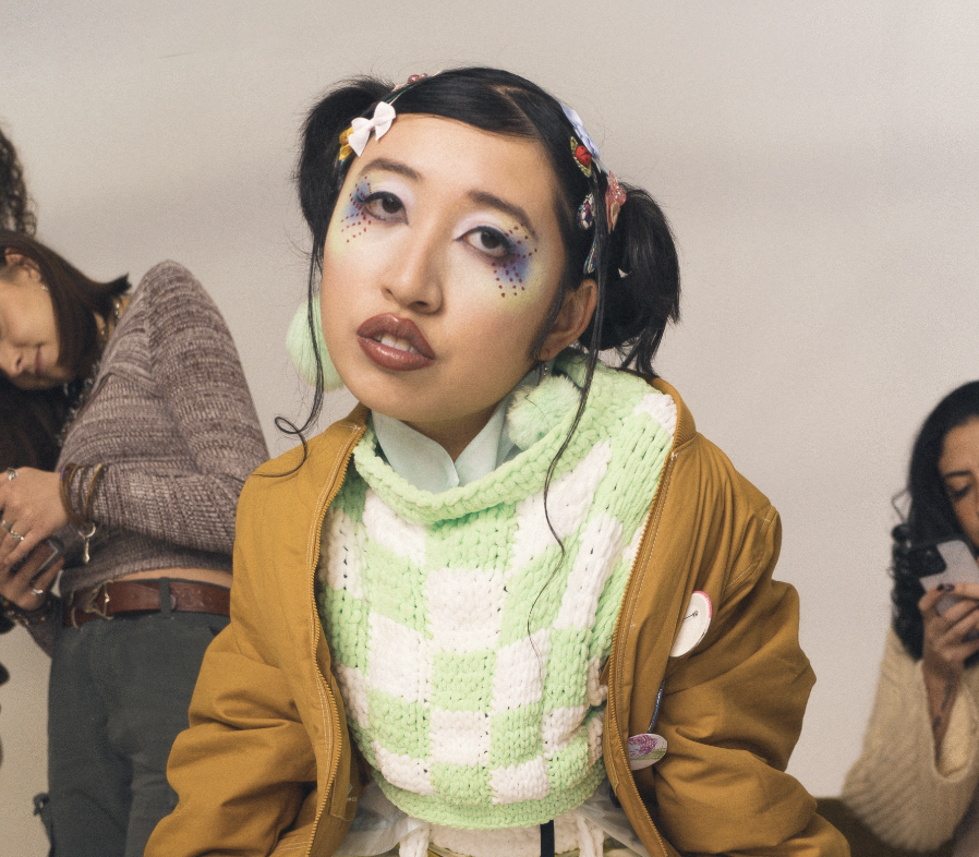 La rappeuse du jour est MUNGMUNG sur "Internet Friends" - EXTRAVAFRENCH
