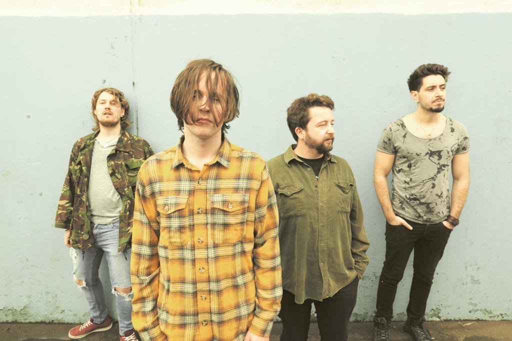 Album Heavy Grunge avec "Broken String" de NEVERUNDER - EXTRAVAFRENCH