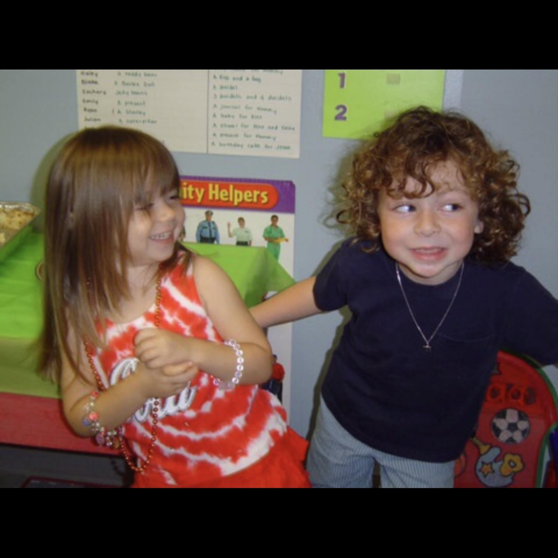 "Best Friend" de Noah Jesse, Une Ode à l'Amitié Transformée en Amour ...